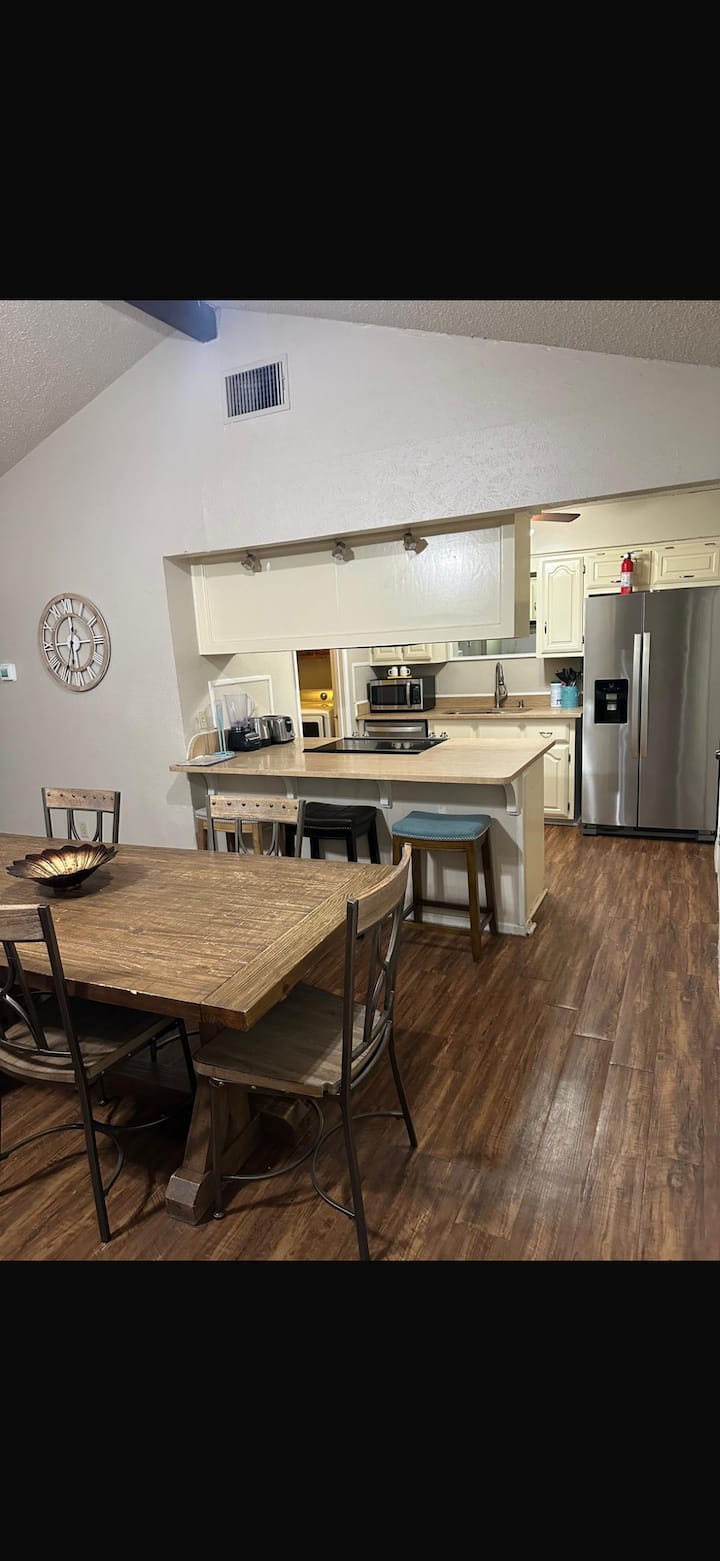 Home In Arlington Near Uta - Arlington, TX