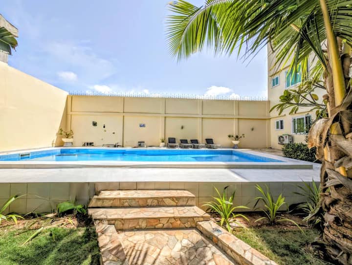 Villa Meublée 6 Pièces - Cotonou