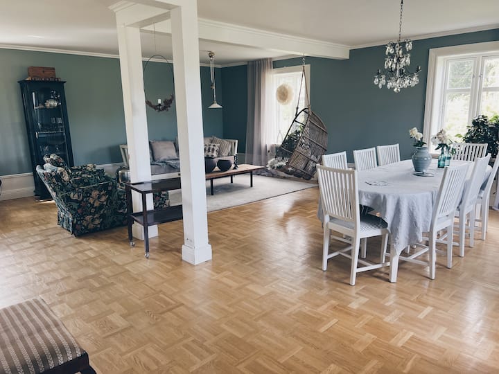 Rymlig Villa I Lantlig Idyll - Tidaholm