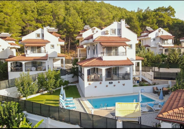 Fethiye ÖLüdenizde Doğa Içinde öZel Havuzlu Villa - Ölüdeniz