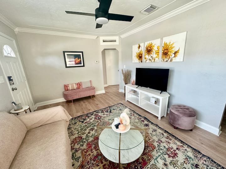 Wellness Retreat Bungalow - St. Petersburg, FL