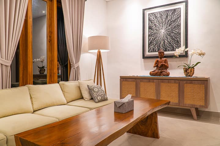 Spacious 3br Kerobokan Villa - Bali