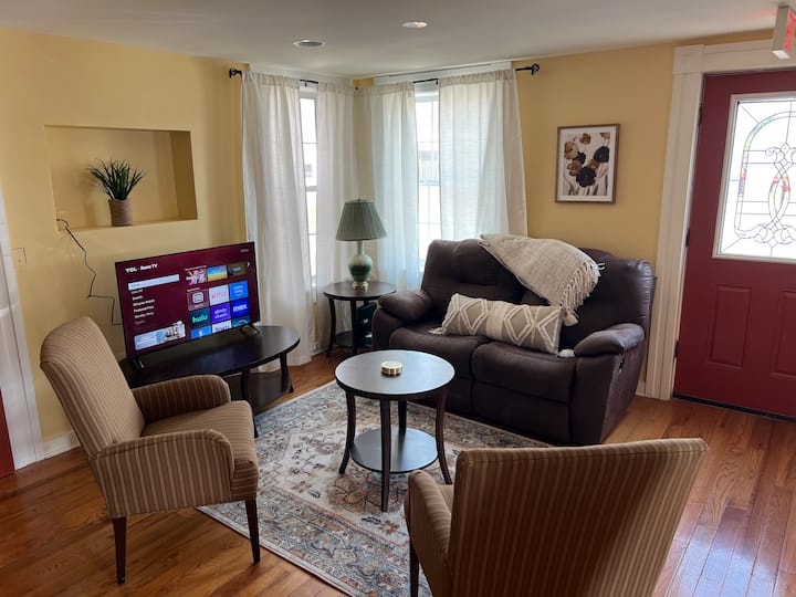 Red House Rental - Pisgah State Park, Winchester