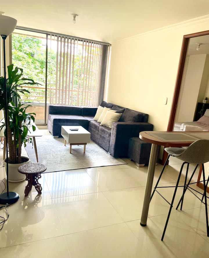 Cozy & Peaceful / Balcony / Laureles - Medellín