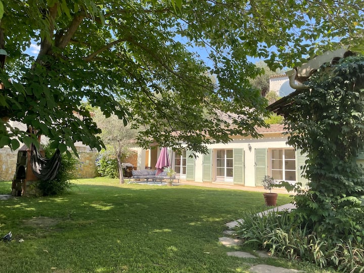Villa Climatisée Avec Piscine, Au Cœur De Biot - Biot