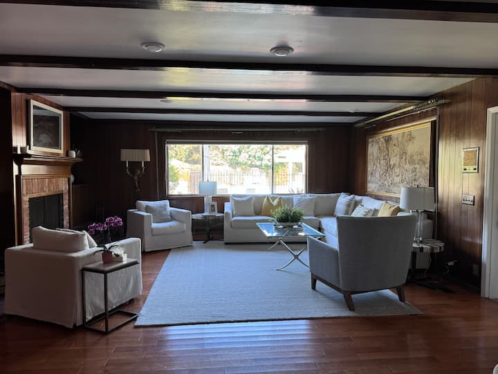 带独立冰箱咖啡机浴缸的豪华的大主卧 - Pasadena, CA