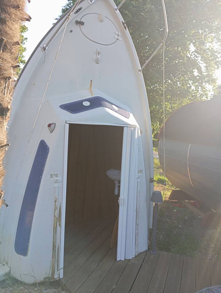 Tonneau Avec Spa Nordique Pour Une Nuit Insolite. - Brionne