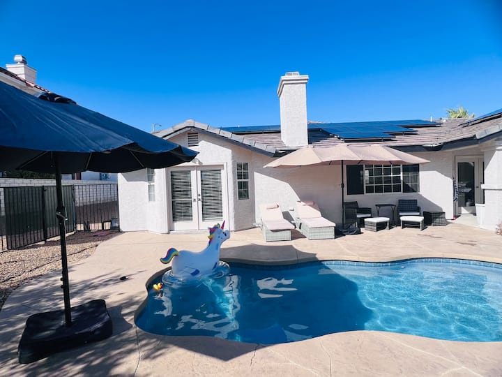Luxury River & Lake Oasis/ Pool + Spa/ 3 Bd /2 Bth - Laughlin, NV