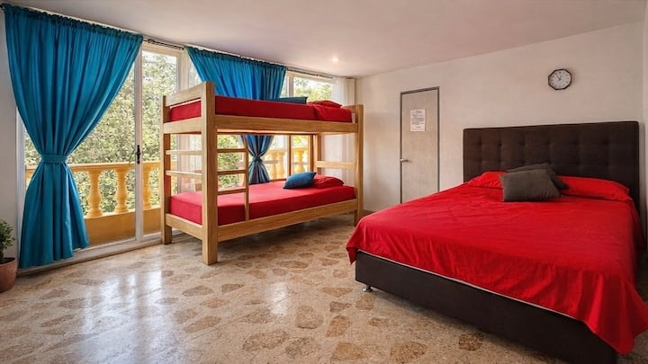 Bright & Cozy Apartment/ Fast Wifi /Prime Location - Medellin, Antioquia, Colombia