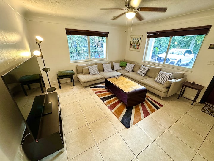 Peaceful 2 Bdr + Free Parking + Walk To Brickell - Key Biscayne