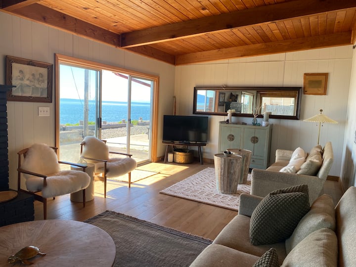 Beachouse W/westerly Views Of The San Juan Islands - Orcas Island, WA