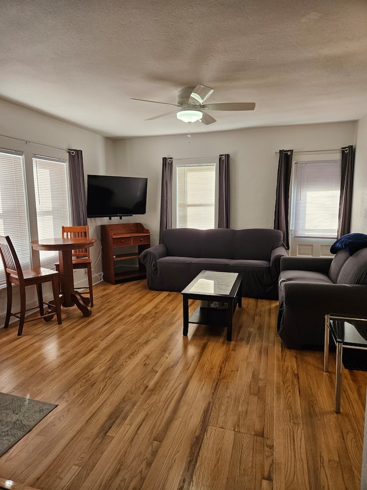 Downtown Culver Upstairs Apartment - Lake Maxinkuckee, IN