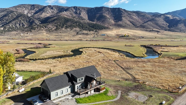 Hot Tub~river&mtn Views~river Access~3 King Suites - Lava Hot Springs, ID