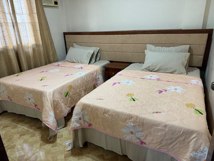 1 Bedroom, 2 Full Size Beds - Sison