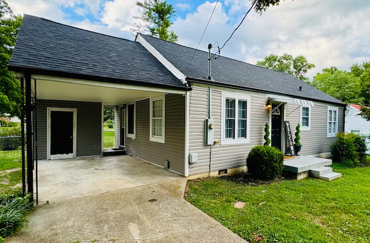 3 Bdrms~2 King Beds~bunkbed ~Mins 2 Dt - Montgomery state park, Burns