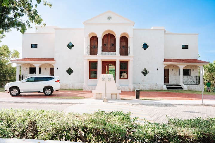 9-room Luxury Retreat– Shuttle, Breakfast/concierg - Akumal