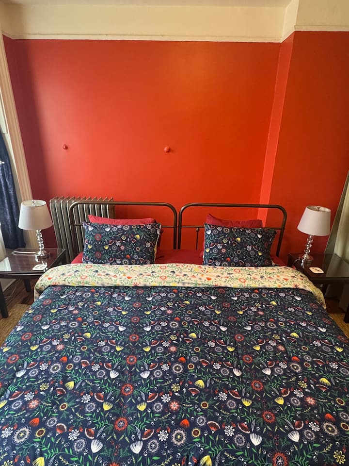 Sunlit Brownstone Haven Near Nyc With Parking - Jersey City, NJ