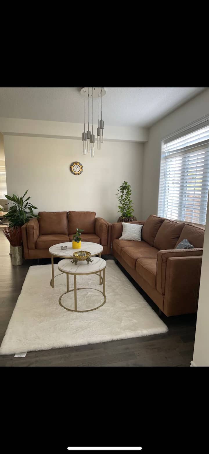 Bedroom # 1 In A Gorgeous House - Bowmanville