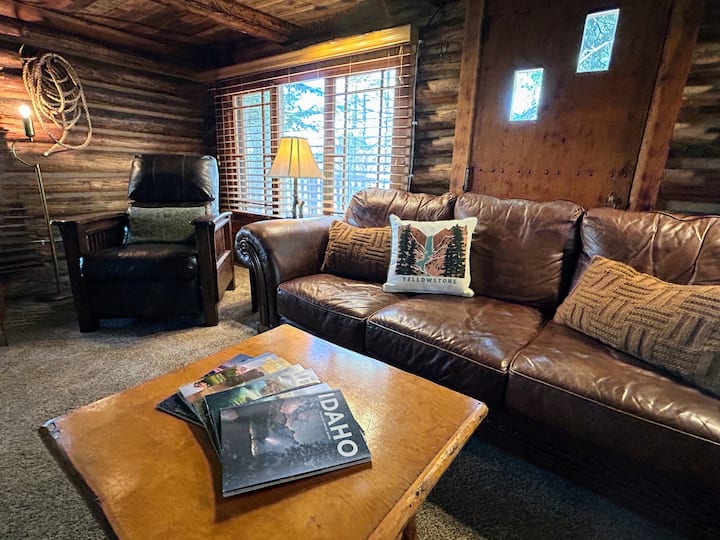 Rustic/unique Log Cabin At Mack’s Inn-3queen Beds - Island Park, ID