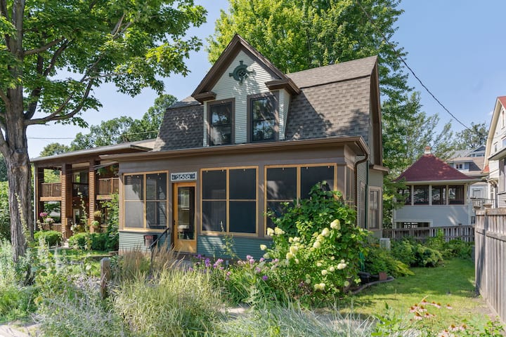 The Hills House: Beaches, Brews, Bites & Sights - Edina, MN