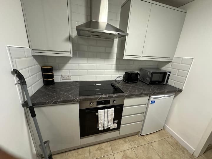 Self Contained Basement Flat Near Jesmond Metro - Newcastle upon Tyne