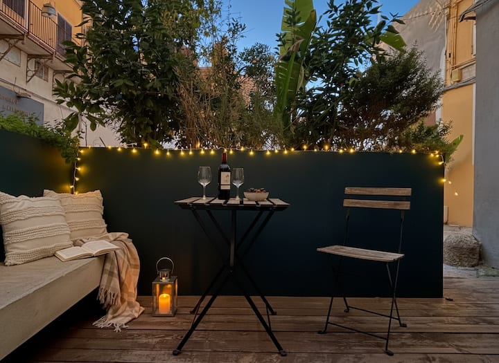 Tuma Flat | Patio & Parking In City Center - Catania