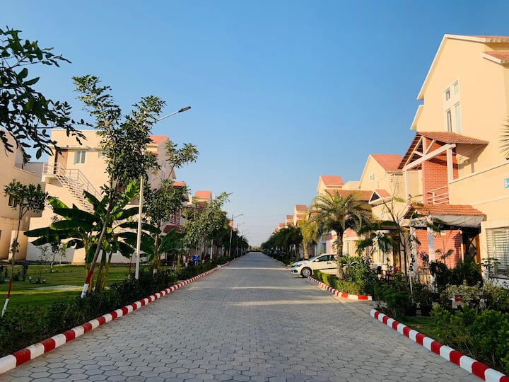 Bhakti : Sacred And Serene Villa Near Temples - Vrindavan