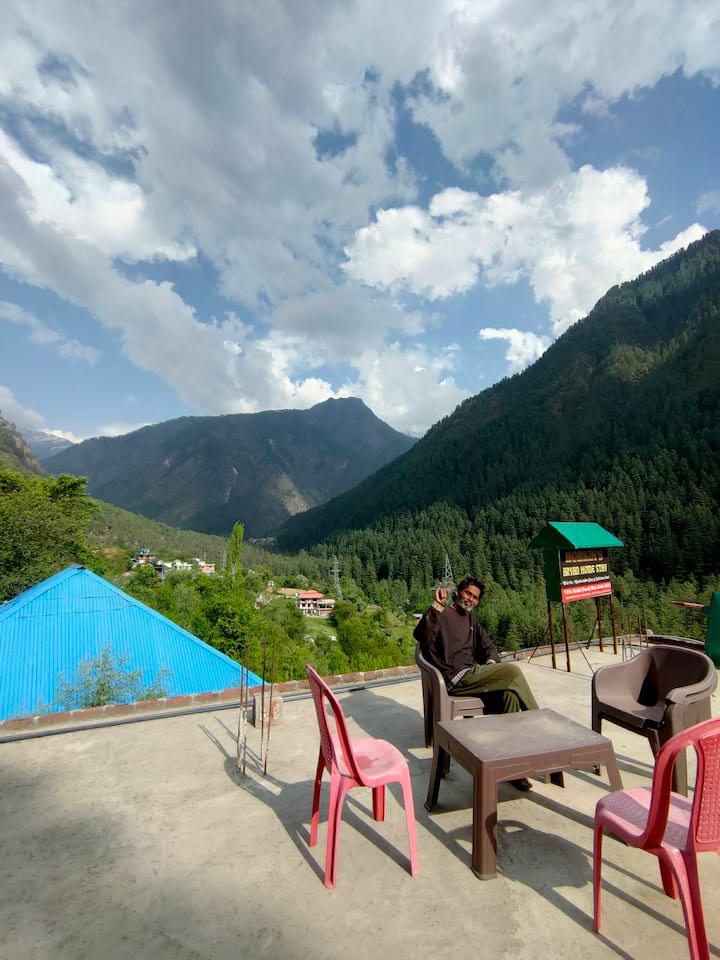 Bobkin's Aryan Homestay White Room Chalal Kasol - Kasol