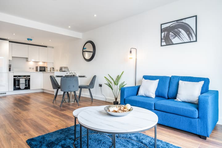 Elegant Apartment With Two Beds - Bracknell