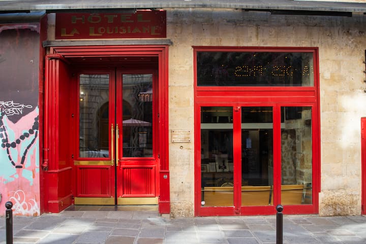 Belle Chambre Sur Rue Avec Salle De Bain Et Wc - Paris