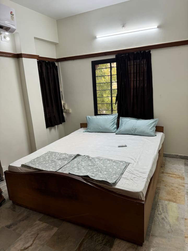 2 Bhk Apartment At Sg Highway - Ahmedabad