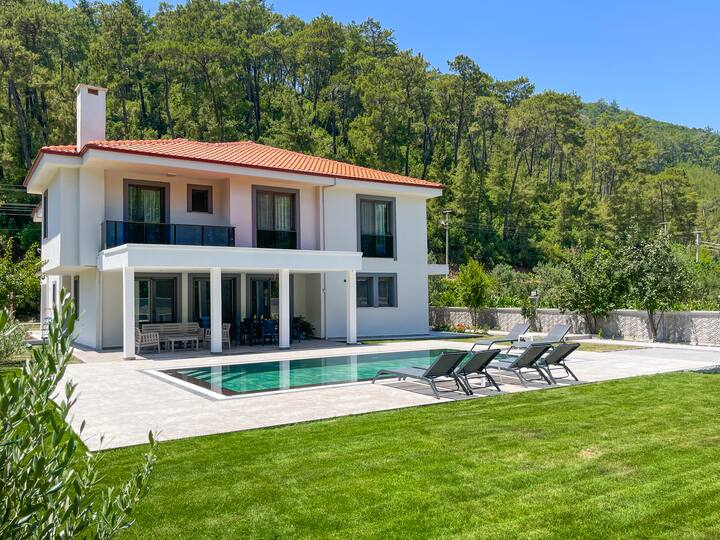 Villada Kiralık Havuzlu 3+1 - Akyaka