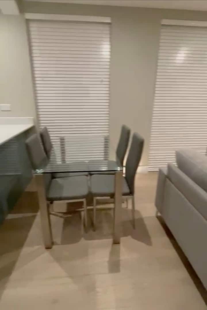 Spacious Double Bed With Private Bathroom - Ruislip
