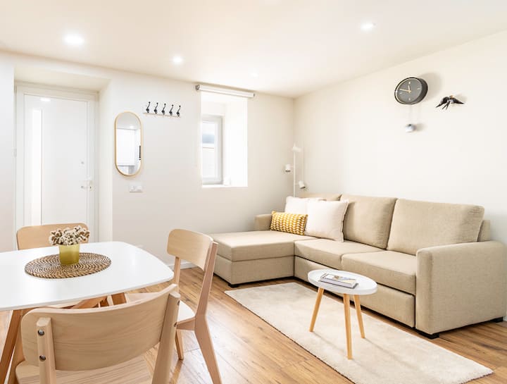 Trindade Courtyard House - Porto