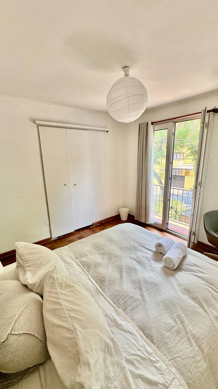 Habitación Segundo Piso Con Balcón - Recoleta, Chile