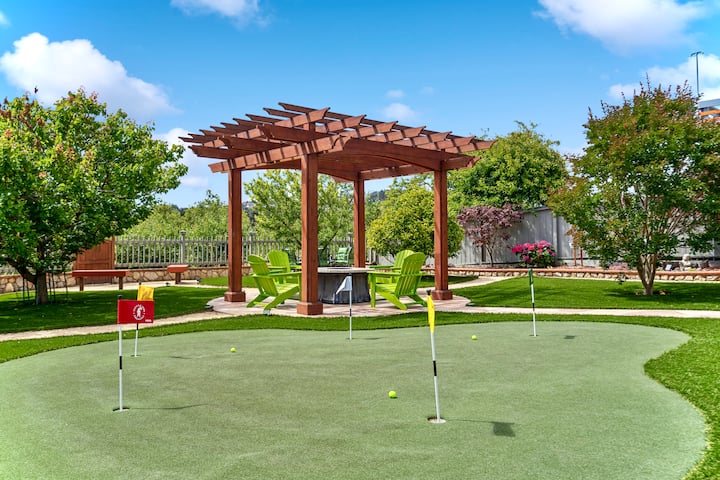 Modern Lux | <10 Min From Sfo | Backyard Oasis - South San Francisco, CA