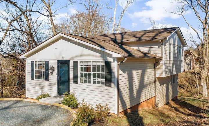 The Volunteer - Knoxville, TN