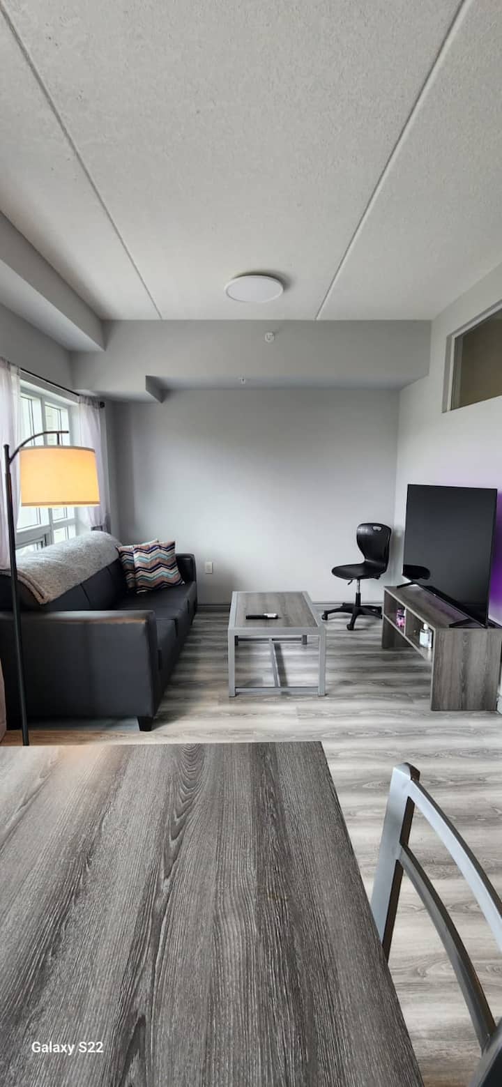 Perfect Condo In Waterloo - Waterloo