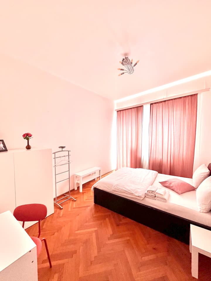 Old Town Economy Room - Bucharest