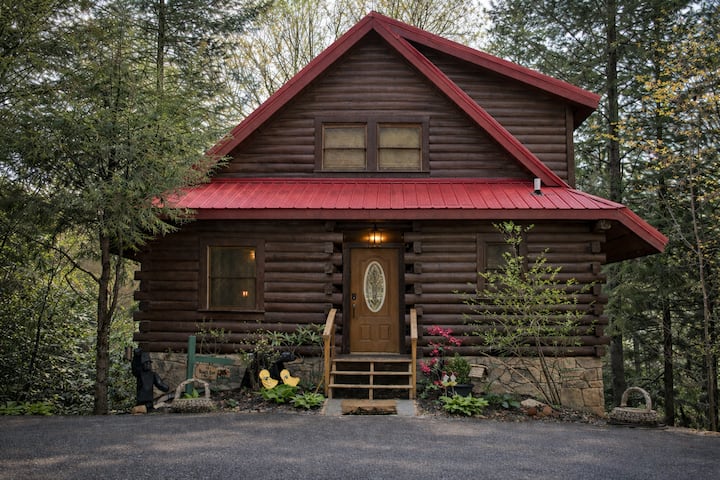 Bears Den: Near Downtown Gatlinburg & Rocky Top - Gatlinburg, TN