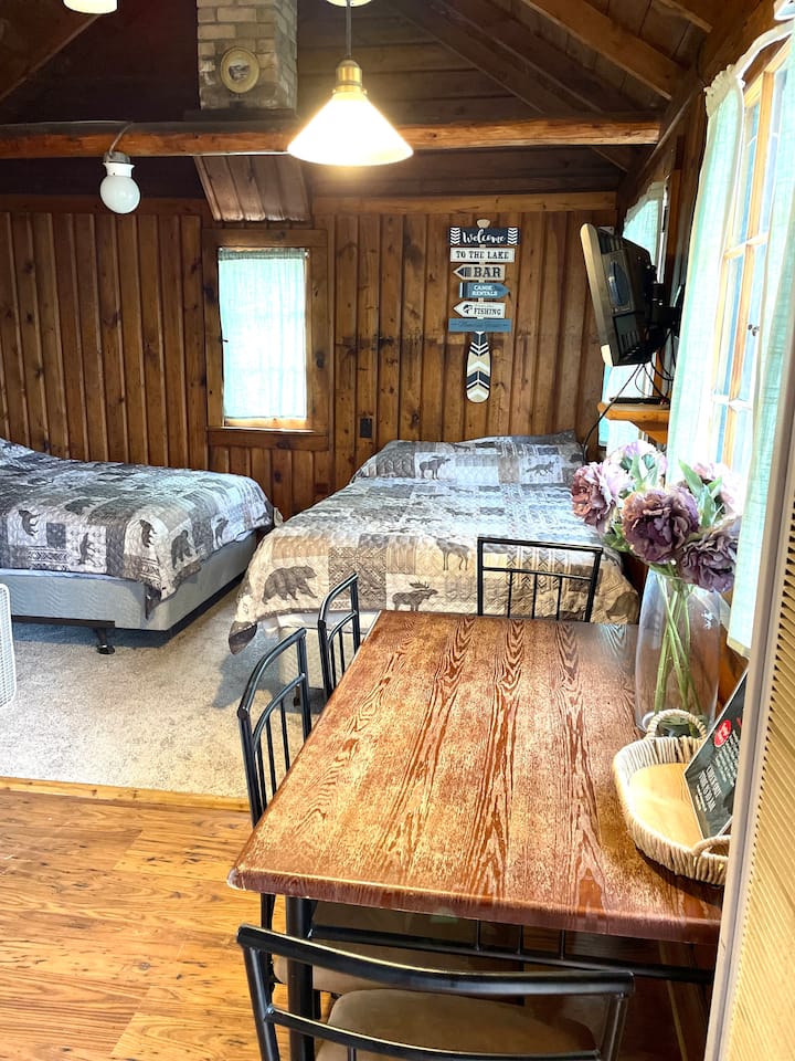 Rustic 2 Bed Cabin On Clear Lake-new Beds-lakeview - Squaw Lake, MN