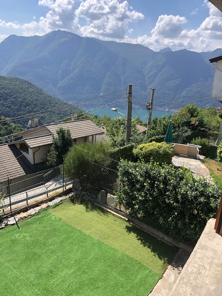 Il Lago Dall’alto. Casa Indipendente - Veleso
