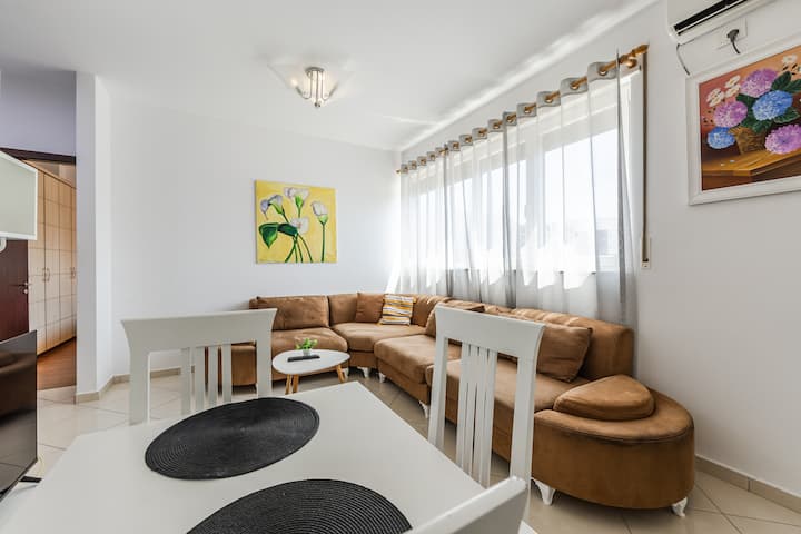 "Sunny, Colorful Hideaway - Tirana