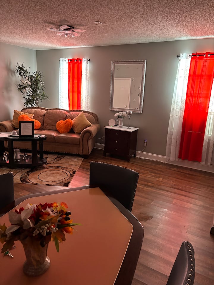 2 Cozy Rooms. - Riverdale, GA