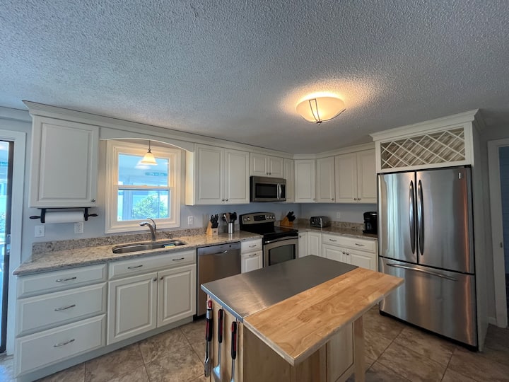 Beach Town Relaxation - Narragansett, RI