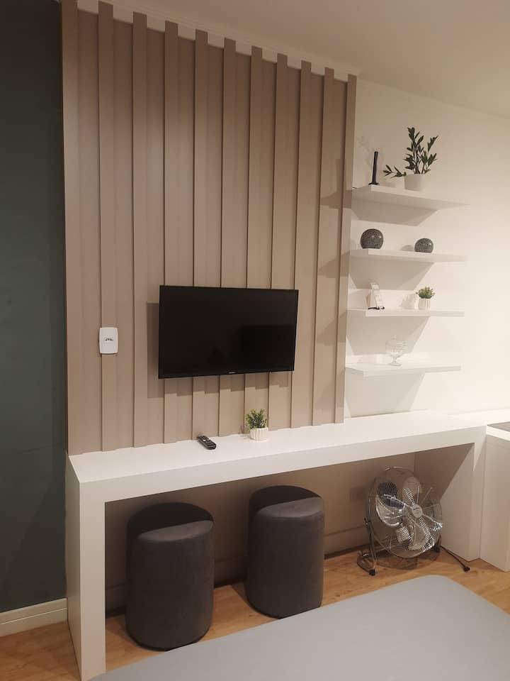 Stúdio No Centro De Curitiba S/garagem - Curitiba