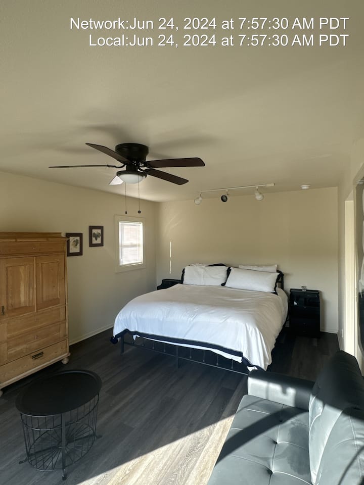Vineyard Estate Cottage - Cloverdale, CA