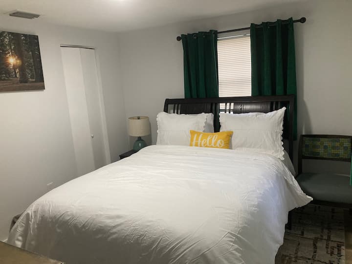 Sunshine Room - Winter Garden, FL