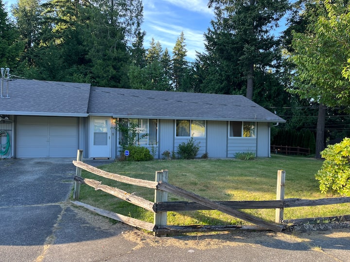 Bonney Lake Hideaway Side A - Lake Tapps, WA