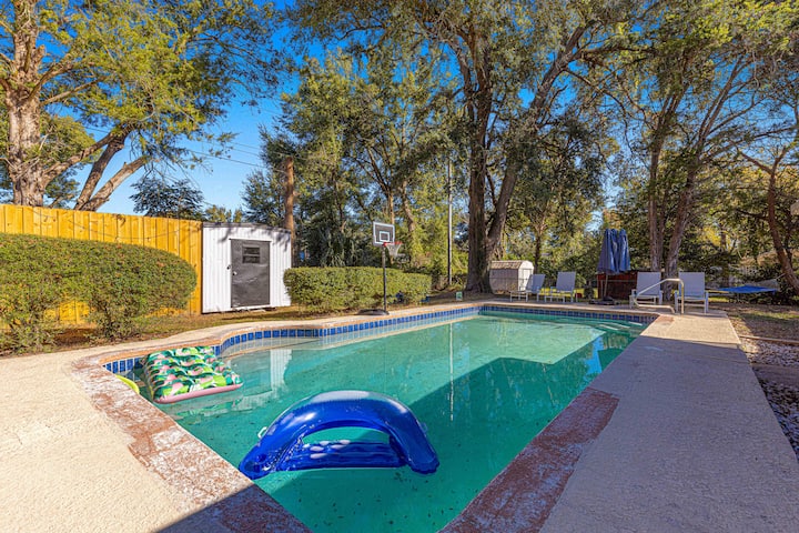 The Poolside Paradise Retreat - Ocala